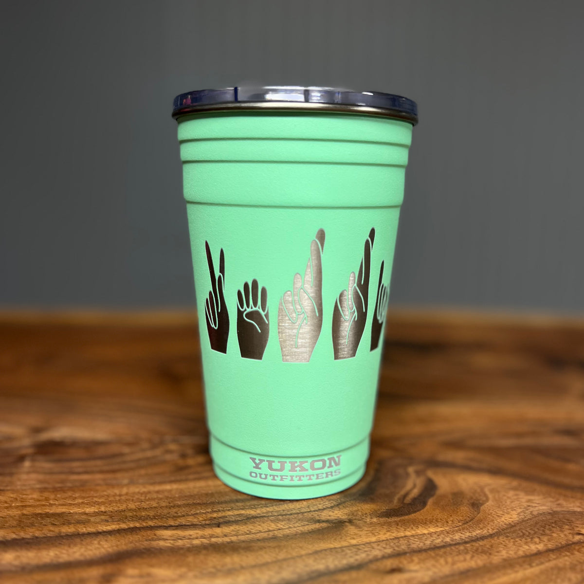 20 oz Cup w/ Custom ASL Fingerspelling – Language Priority